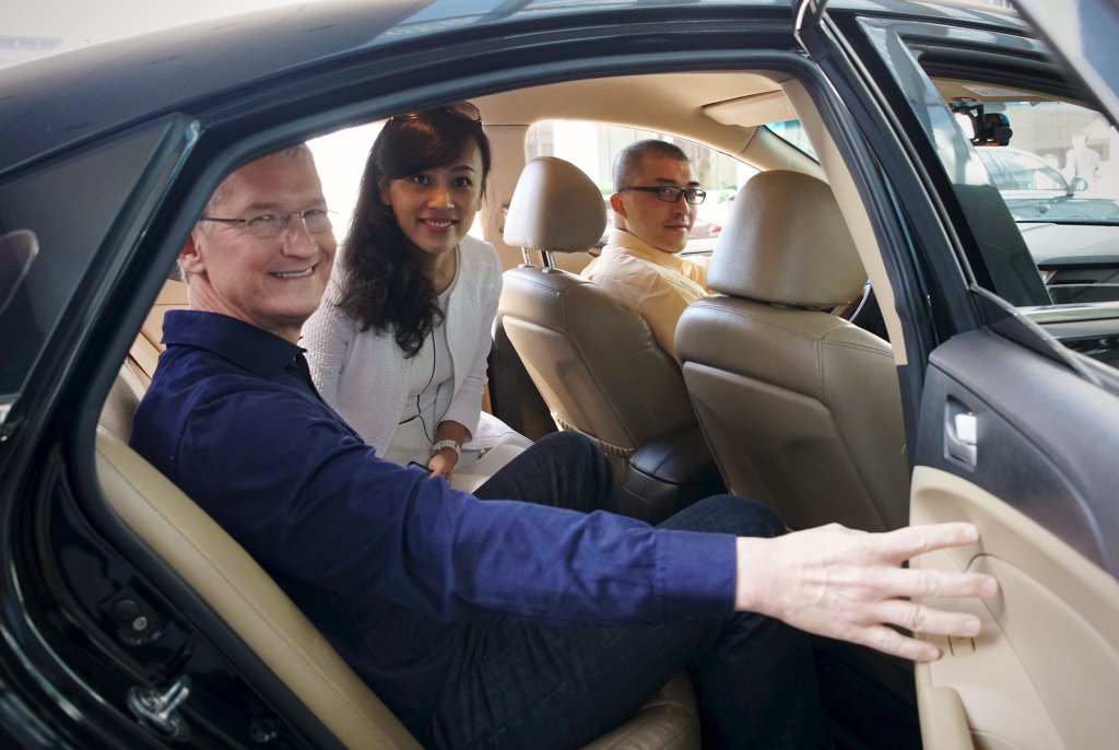Tim Cook dio una pista sobre Apple Car - Emprenomic